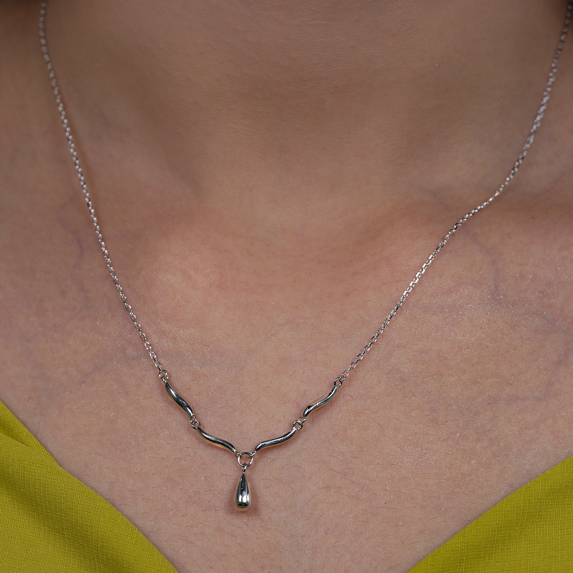 Buy Teardrop Curve Elegance Necklace – Sleek Design | Diamo